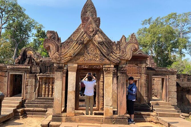 Beng Melea and Banteay Srei Temple Tour - The Charm of Banteay Srei: The Jewel of Khmer Art