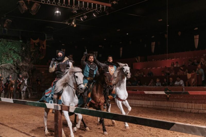 Benidorm: Dinner with Show at Magic Robin Hood - Key Points
