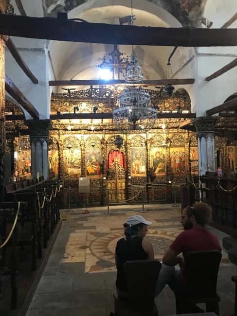 Berat Daily Tour in English,German,Italian,Spanish - The Authenticity Factor