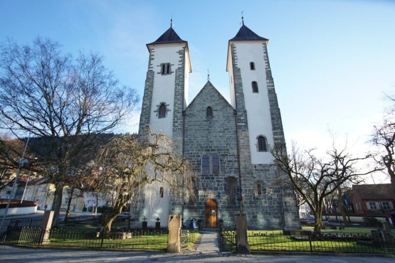 Bergen: City Tour on Foot - Exploring Bergen: An Authentic Walkthrough