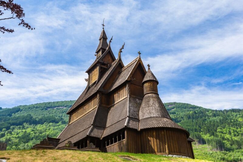 Bergen: Guided Fjord & Glacier Tour to Fjærland - Starting the Day: Bergen to the Fjords