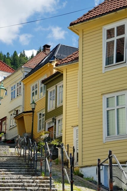 Bergen: Private tour in your own language - An In-Depth Look at the Bergen Private Tour
