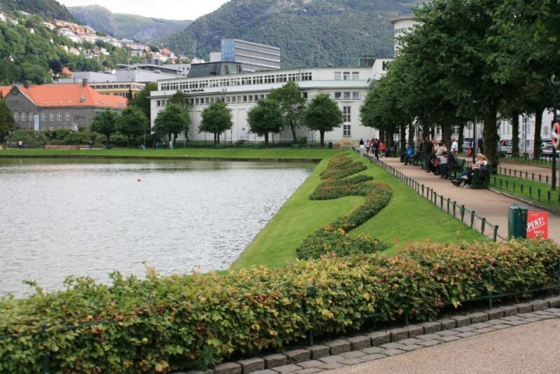 Bergen: Private Tour with a Local - Why Choose a Private Local Tour in Bergen?