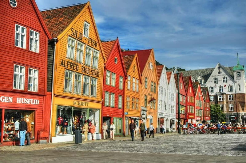 Bergen: Private Walking Tour With Local Guide - Key Points