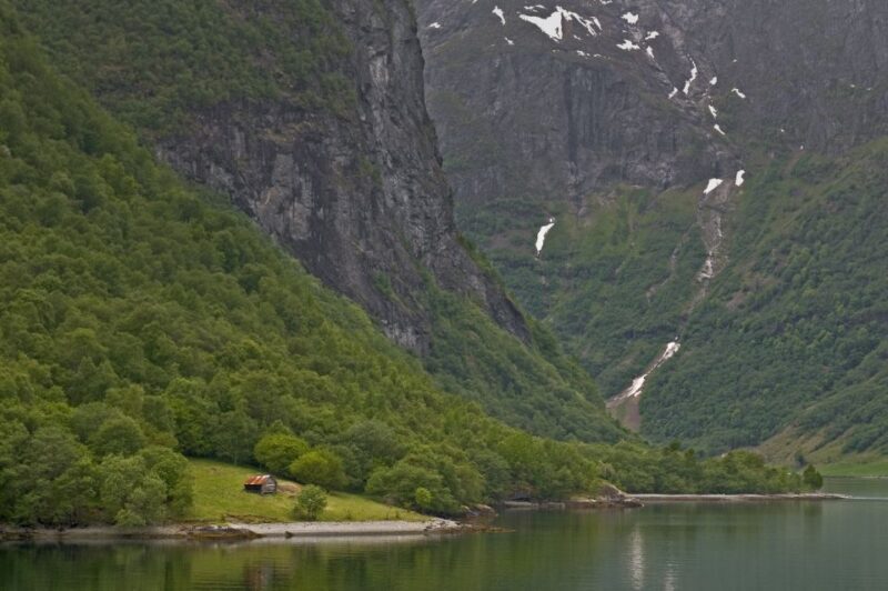 Bergen: Self-Guided Trip to Oslo with Sognefjord cruise (5h) - An Authentic, Flexible Day with Stupendous Views