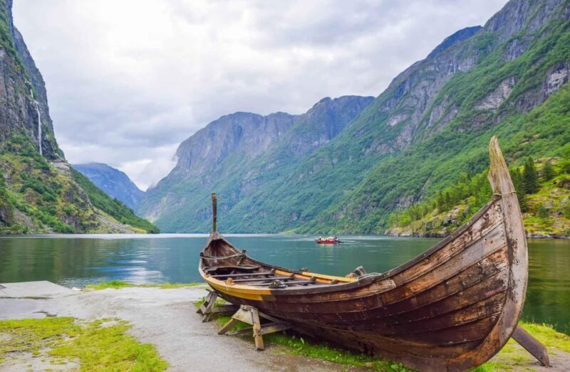 Bergen: Viking Village, Nærøyfjorden Cruise and Flåm Railway - Returning via Myrdal and Bergen