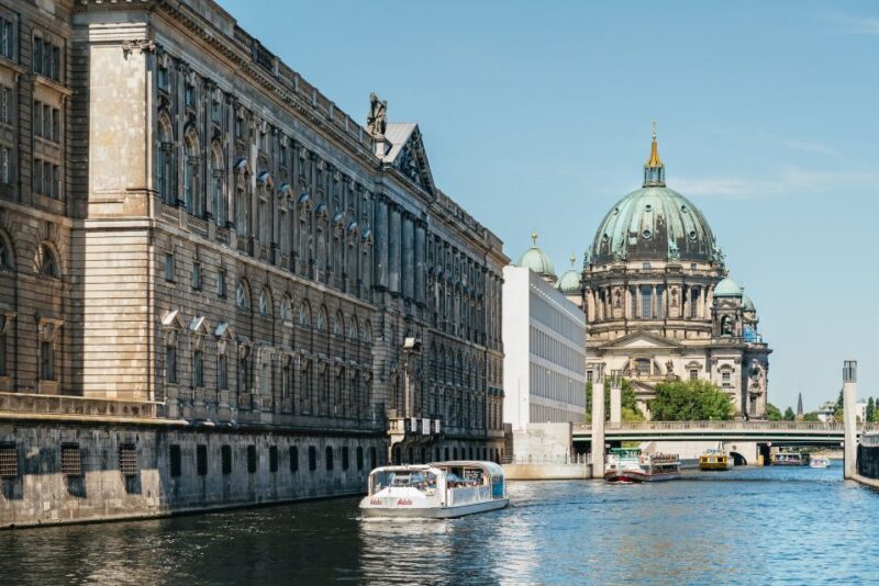 Berlin: 1-Hour City Tour by Boat with Guaranteed Seating - Who Should Consider This Tour?