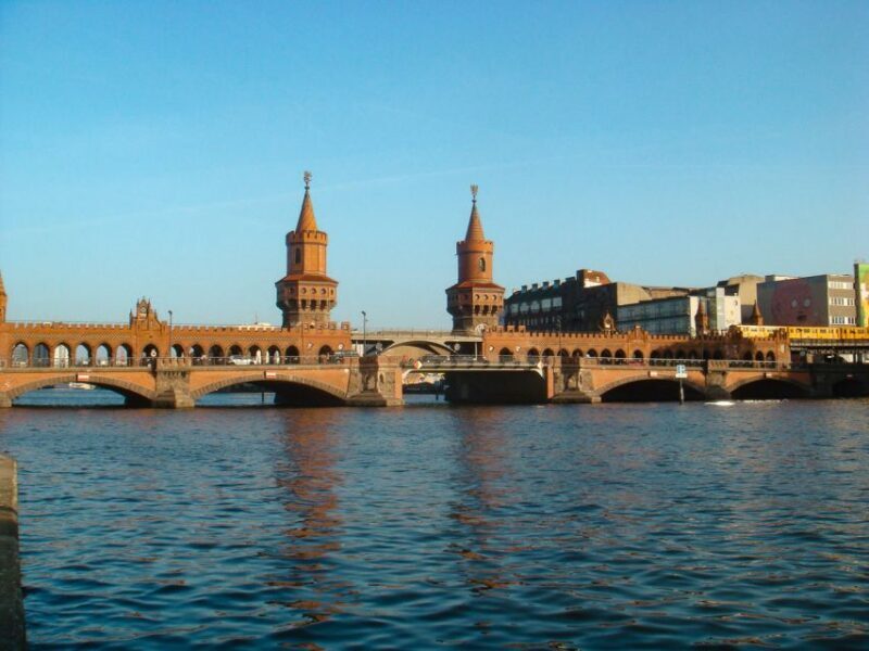 Berlin: 2.5-Hour East Side Boat Cruise with Commentary - Key Points