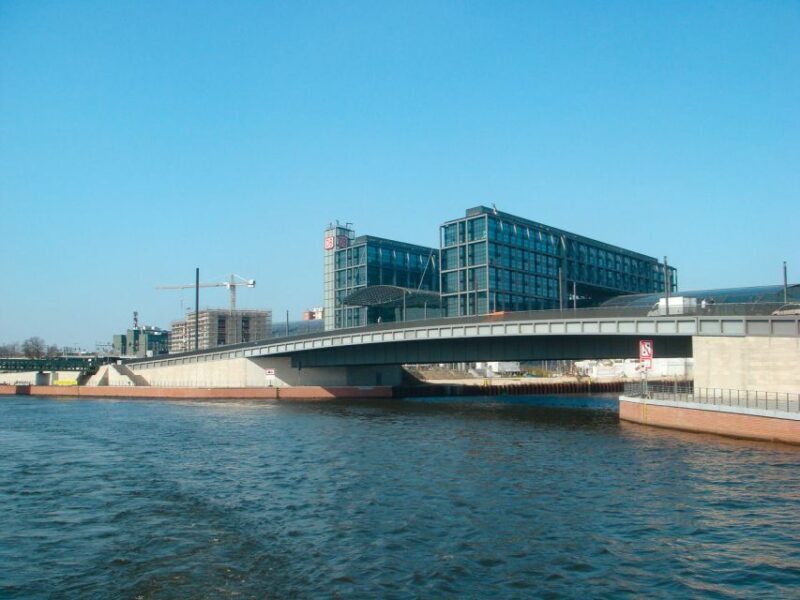 Berlin: 2.5-Hour East Side Boat Cruise with Commentary - What’s Included & What to Expect