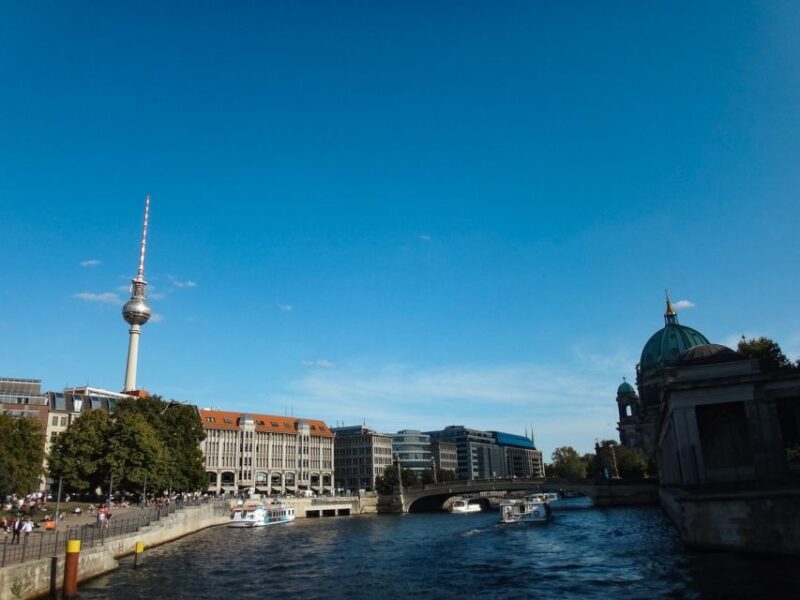 Berlin: 2.5-Hour East Side Boat Cruise with Commentary - Practical Tips
