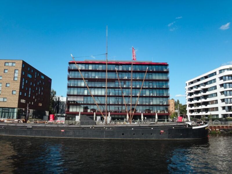 Berlin: 2.5-Hour East Side Boat Cruise with Commentary - FAQ