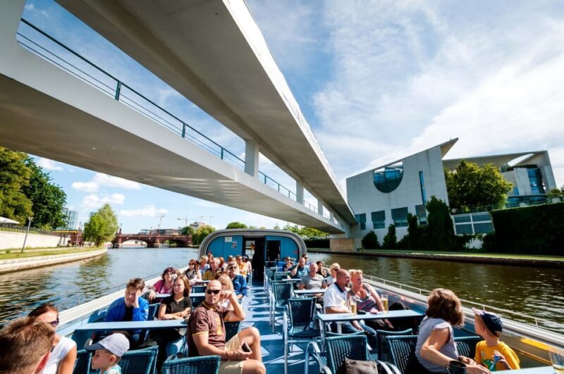 Berlin: 3.25-Hour Spree & Landwehrkanal Boat Tour - Key Points