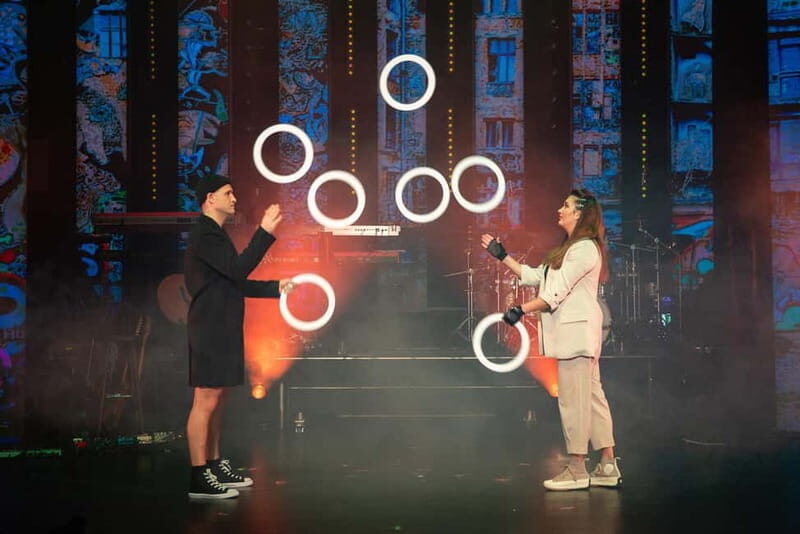 Berlin: "90s Forever - Hits & Acrobatics" - Varieté Show - The Itinerary: What to Expect