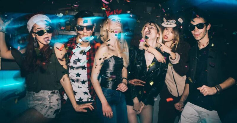 Berlin: Bar & Party Tour with Free Shots & VIP Club Access - Key Points