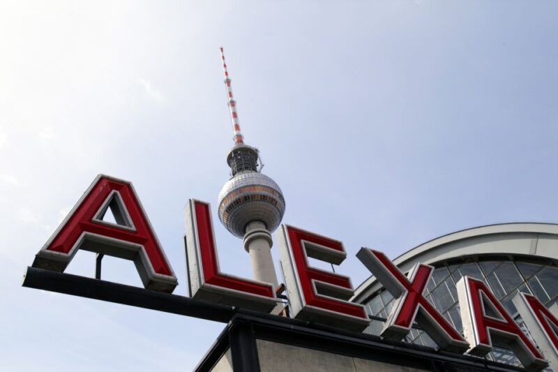 Berlin: Berlin Wall and the Cold War Walking Tour - The Sum Up