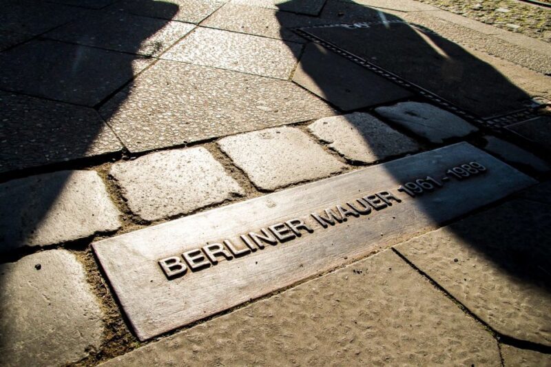 Berlin: Berlin Wall Tour Berlin East West - Key Points