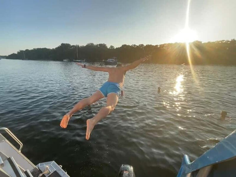 Berlin: Boat Rental BBQ boat with waterslide for 12 people - An In-Depth Look at the Experience