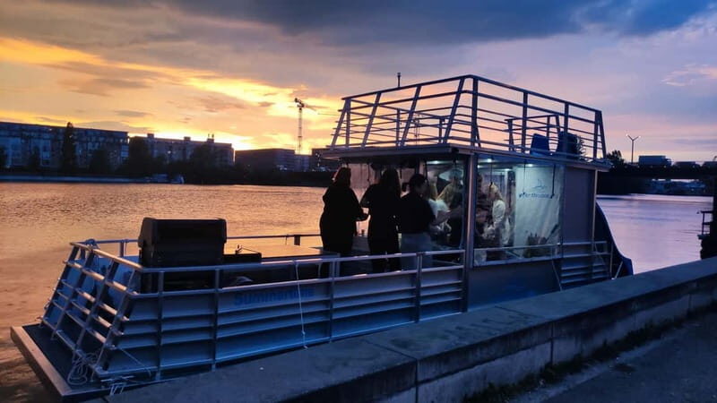 Berlin: Boat Rental BBQ boat with waterslide for 12 people - Frequently Asked Questions