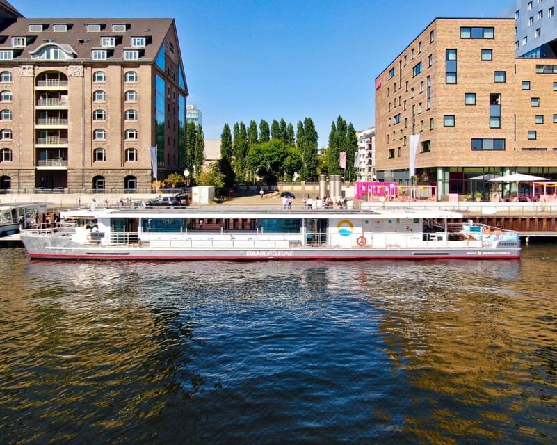 Berlin boat tour| Berlin highlight tour with solar boat on the Spree - Key Points