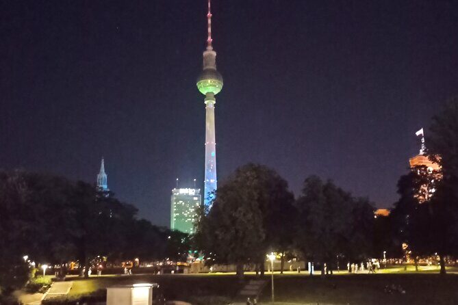 Berlin By Night by Private Minivan Highlights and Taylor made - Analyzing the Value