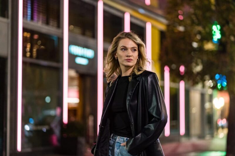 Berlin by Night: Private Photoshoot at Illuminated Cityscape - Meeting Point & Practical Details