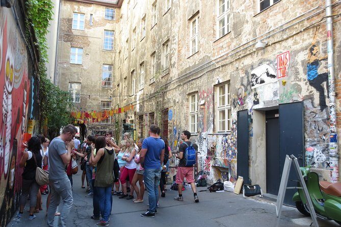 Berlin City Walking Tour of Scheunenviertel and Hackesche Höfe in Berlin Mitte - Detailed Look at the Itinerary