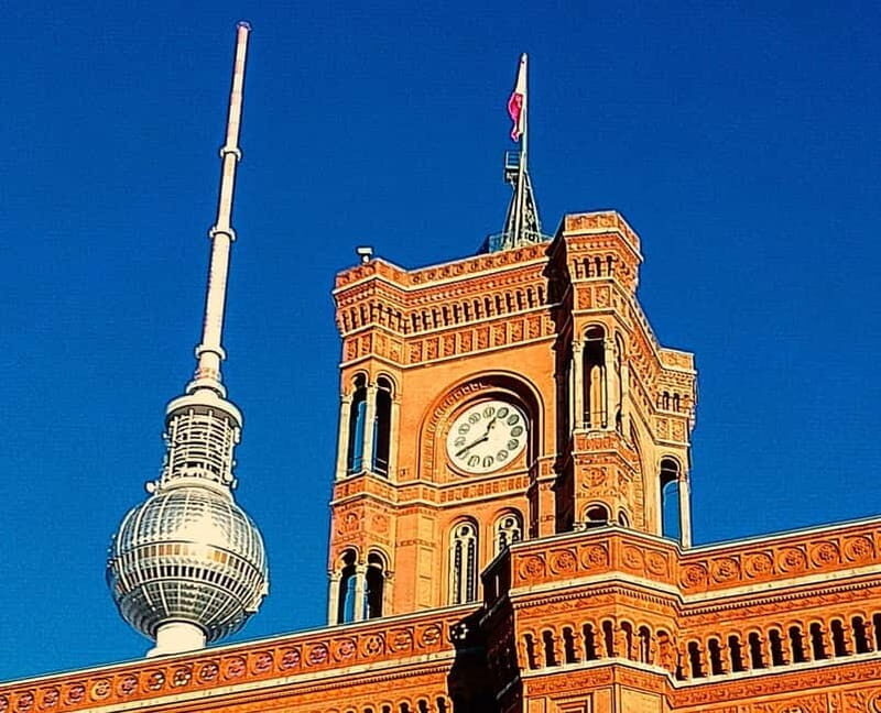Berlin: East and West Wall Tour by Bike with a Guide - What to Expect During the Ride