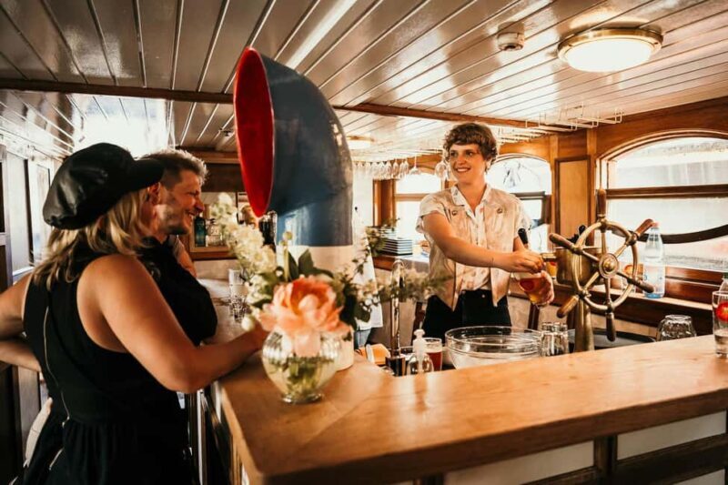 Berlin: Evening JAZZ Cruise with "Markus Ehrlichs" Jazz Trio - Key Points