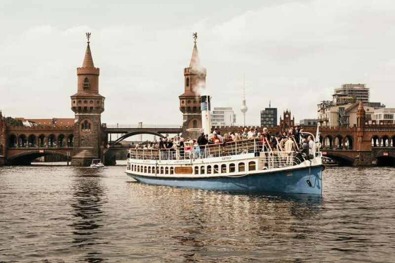 Berlin: Evening JAZZ Cruise with "Markus Ehrlichs" Jazz Trio - Frequently Asked Questions
