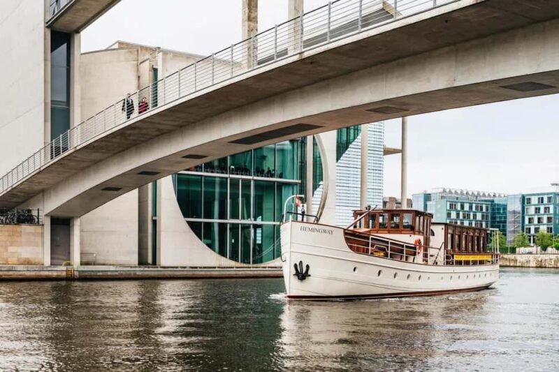 Berlin: Evening Yacht Cruise with Aperitif - Introducing the Berlin: Evening Yacht Cruise with Aperitif