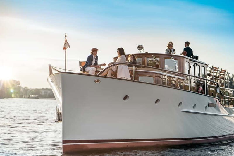 Berlin: Evening Yacht Cruise with Aperitif - FAQ Section