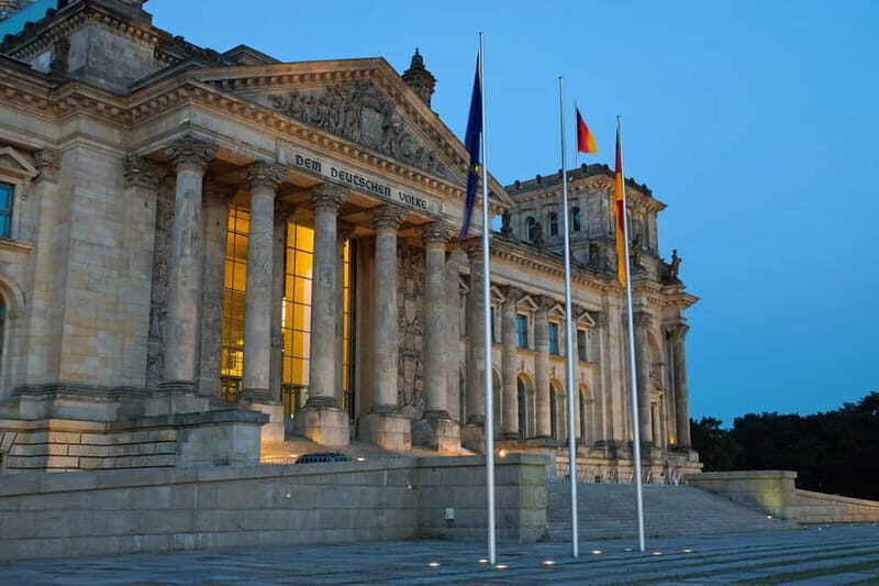 Berlin-government district and visit to the Reichstag dome - The Experience: A Well-Rounded Dive into Berlin’s Political Scene