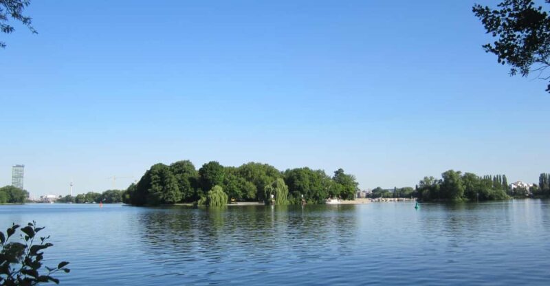 Berlin: guided canoe | kayaktour - Key Points: