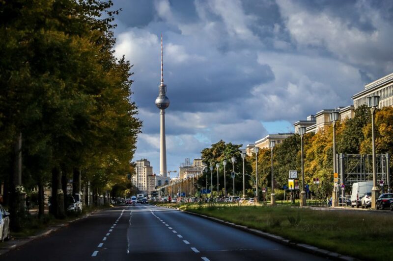 Berlin: Guided Walking Tour in English - A Deep Dive into the Tour Experience