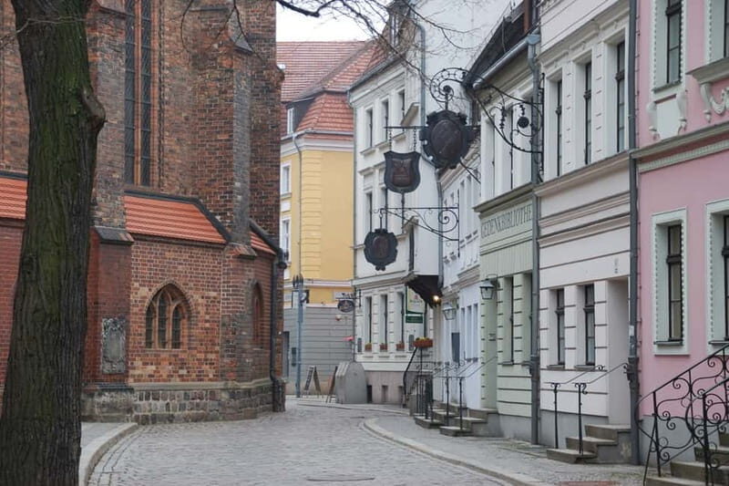 Berlin: Historic Center Walking Tour with a Real Berliner - Key Points