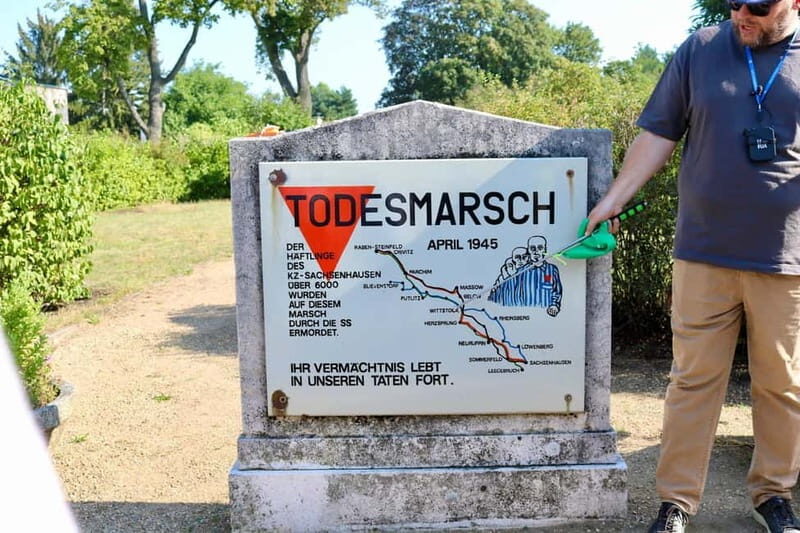 Berlin: Historical Tour along the Death March Path with Car - An In-Depth Look at the Tour