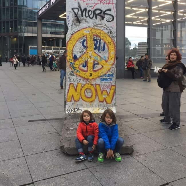 Berlin: History and Sightseeing with Kids (Free for Kids) - Introduction to the Family-Friendly Berlin Tour