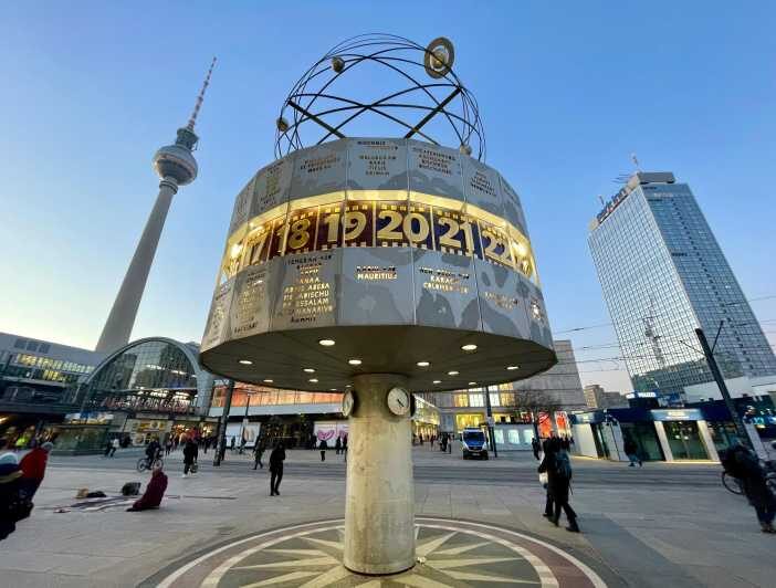 Berlin: history walk - sightseeing walk in english - Setting the Scene: Why a Guided Walking Tour Matters