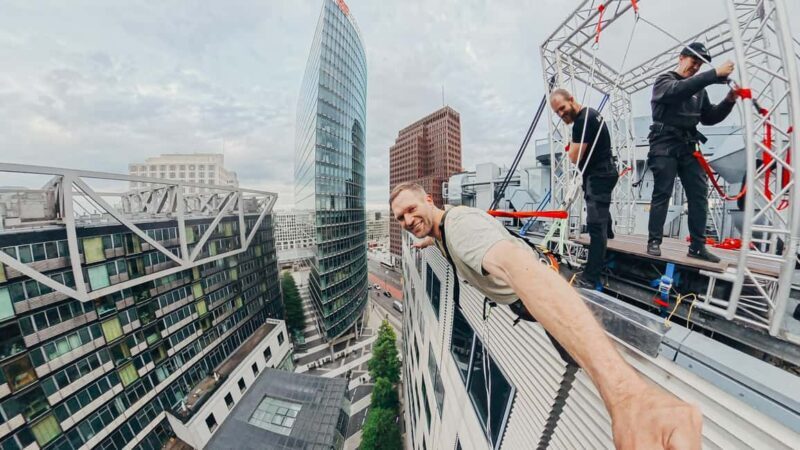 Berlin: House Running at "Das Center" Berlin 40m vertical! - An Overview of the Experience