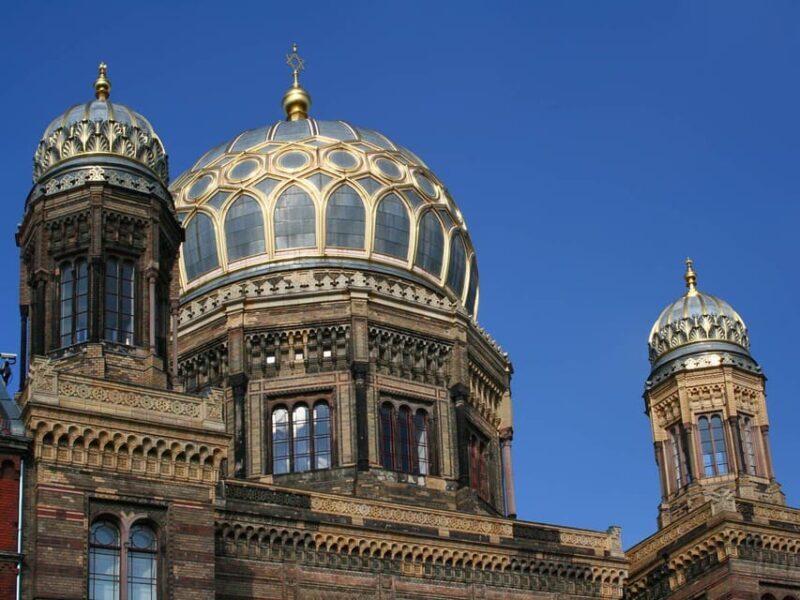 Berlin: Jewish Walking Tour including World War II - Remembering the Tragedy: Memorials and Resistance