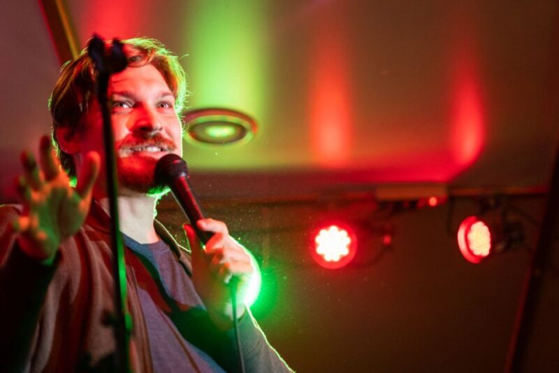 Berlin: Laughing Spree Comedy Show on a Boat - Key Points