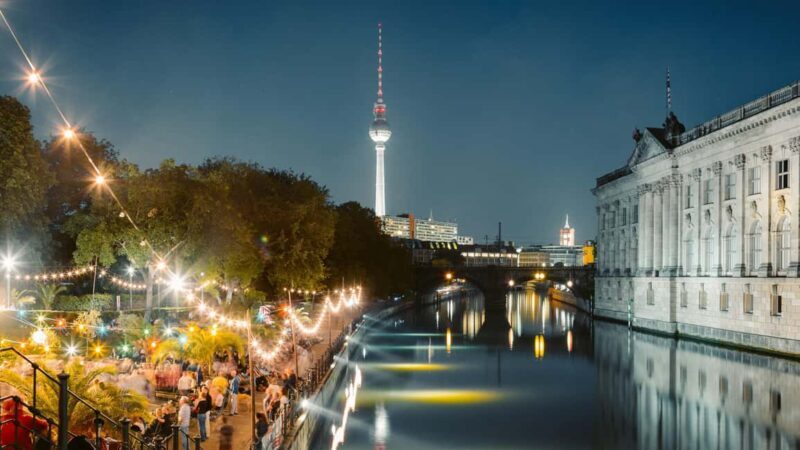 Berlin: Lights Festival Open-Top Night Tour with Live Guide - Exploring Berlin’s Lights Festival by Open-Top Bus