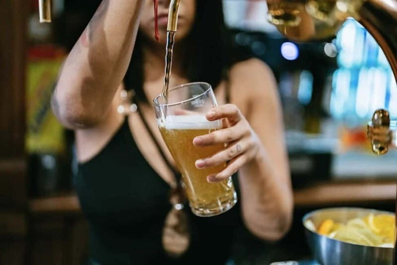 Berlin: Ludwig's Private Pub Crawl with VIP Club Entry - Detailed Tour Breakdown
