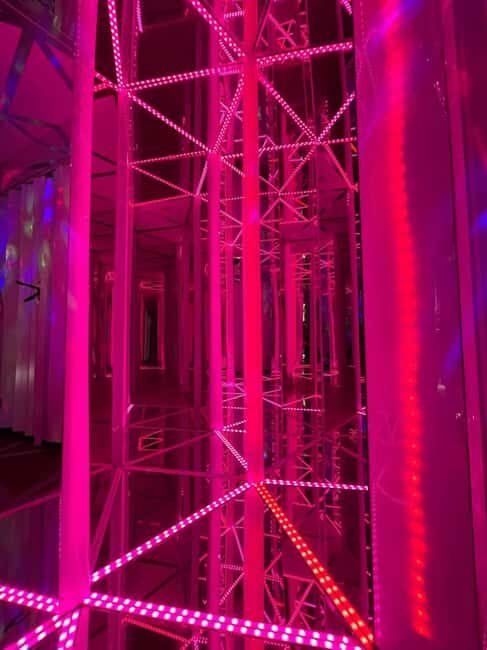 Berlin: Mirror Maze - Key Points