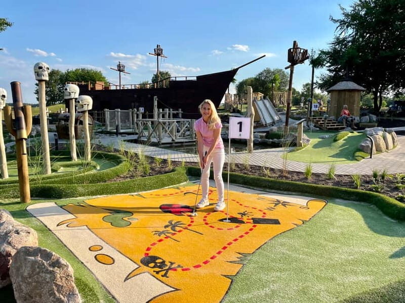 Berlin: Pirate´s Island Adventure Mini Golf Ticket - Key Points