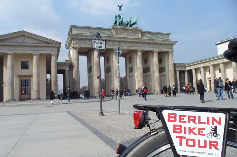 Berlin: private Bike Tour Through City Center - Neighborhood Vibes in Prenzlauer Berg