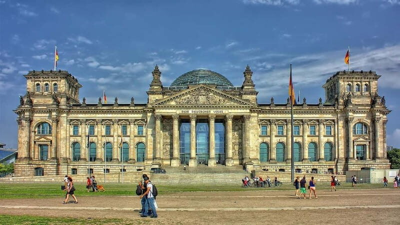 Berlin: Private Half Day Sightseeing Ride with a Local - Additional Information