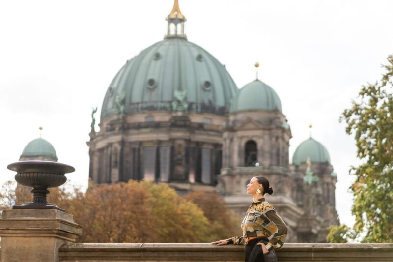 Berlin: Private Photo Session with Professional Photographer - Key Points