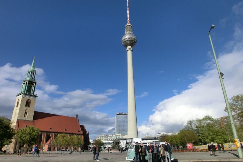 Berlin: Private Sightseeing Tour in Iconic Oldtimer VW Bus - An In-Depth Look at the Experience