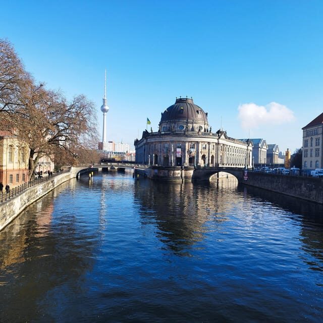Berlin Rickshaw Cruise Cruise line Ships Start Haubtbahnhof - The Value for Your Money